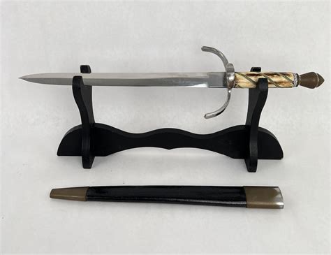 Windlass Left Hand Dagger