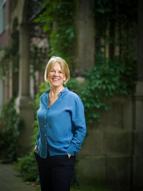 Journalist Mirjam De Rijk Voor De Samenleving Is Er Wel Degelijk Schade Als Beleggers Zich Op