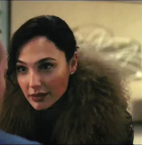 Gal Gadot Getting Ready To Suck A Cock Scrolller