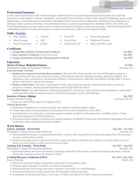 5th month of looking for a job 😭😩 i received resume feedback from