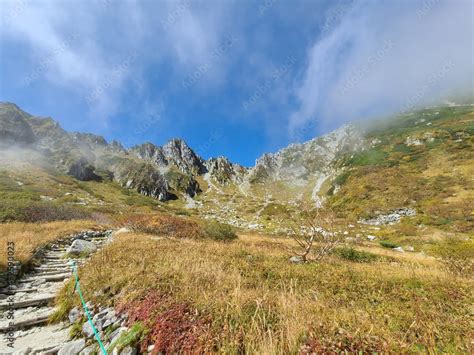 中央アルプスの千畳敷カールと宝剣岳 Stock Foto Adobe Stock