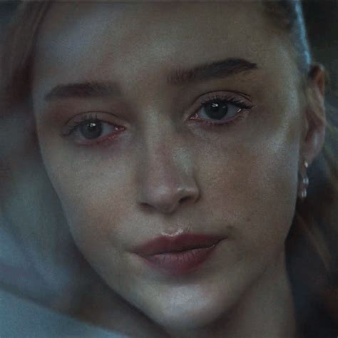 Post By Mediademon · 6 Images Phoebe Dynevor Woman Face Face