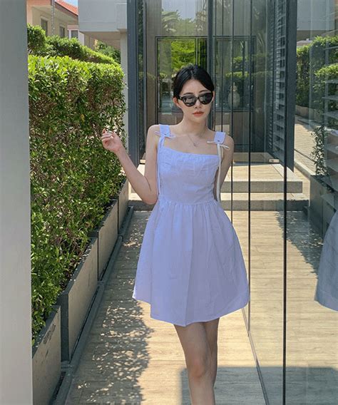 라라런드리 Bangkok 나나 리본 끈조절 뷔스티에 나시 플레어 미니 원피스