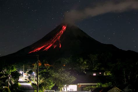 Indonesias Mt Merapi Unleashes Lava As Other Volcanoes Flare Up
