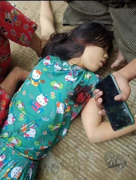 Aa အကြမ်းဖက်သမားများ၏ ပစ်ခတ်မှုကြောင့် တောင်ကုတ်မြို့နေ ၃ဘာသာ ဂုဏ်ထူးရှင် ကျောင်းသူ သေဆုံး