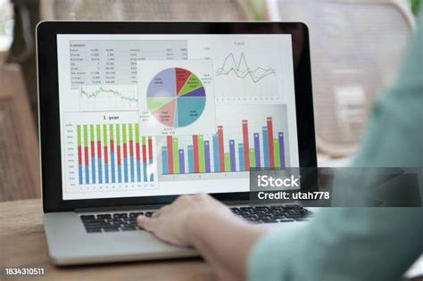Data Analyst Uses Data Analysis Tool To Summarize Indepth Information For Set Strategies