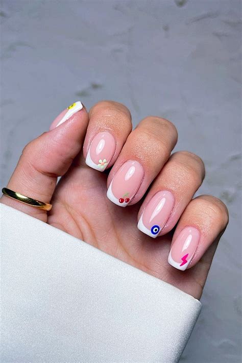 50 Uñas Francesas Decoradas Manicuras Elegantes Modernas Y Aesthetic