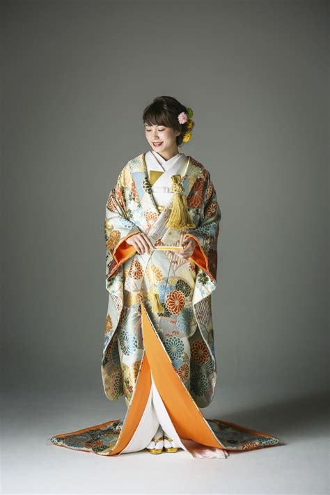 Традиционное японское свадебное кимоно 67 фото