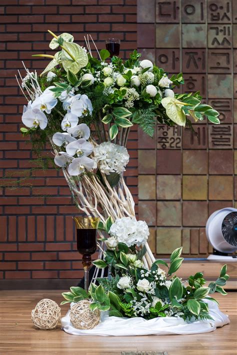 주님세례에 있는 서은숙님의 핀 꽃꽂이 꽃장식 꽃꽂이 디자인