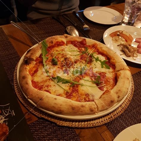 피자 마르게리타 Pizza Margherita 양식 사진이미지일러스트캘리그라피 늘봄늘찬맘작가