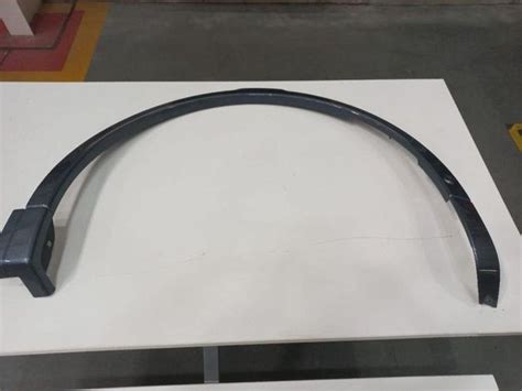 12 Moldura Da Cava Da Roda Jlr Apl Evoque Sem Uso