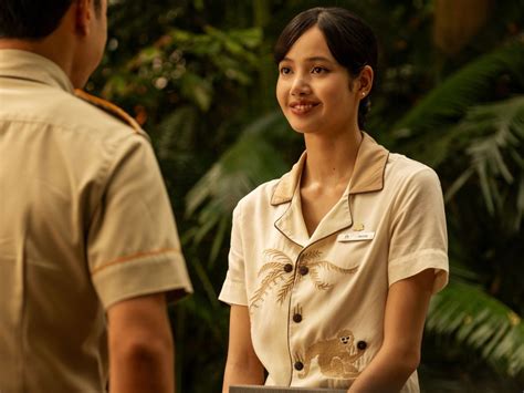 What Lisa Was Like On The White Lotus According To Her Co Stars