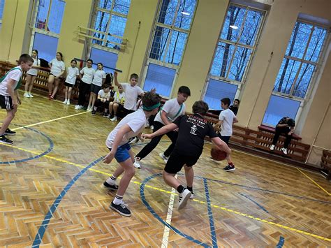 Zajęcia Sportowe W Naszej Szkole Szkoła Podstawowa W Lipcach Reym