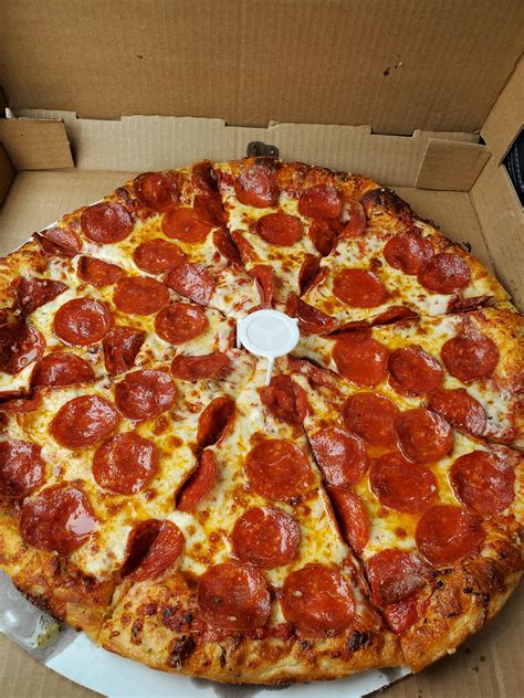 1412 Best Pepperoni Pizza Images On Pholder Food Pizza And Food Porn