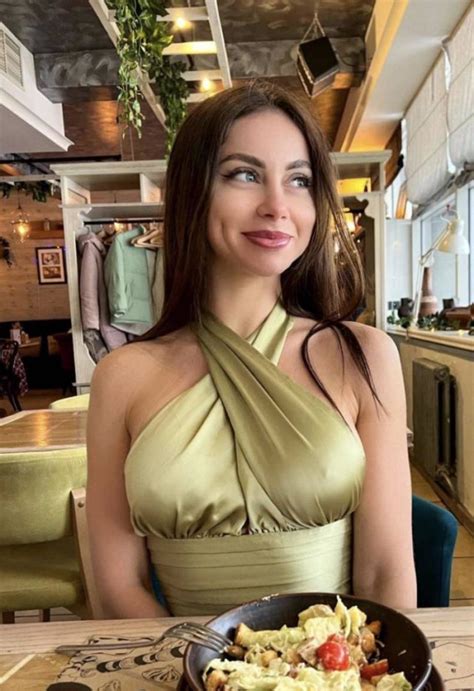 Braless Girls 48 Pics