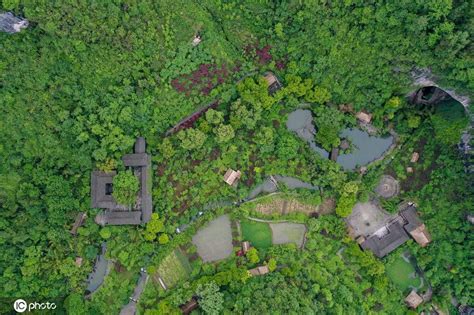 航拍重庆酉阳退化天坑 世外桃源显现 搜狐大视野 搜狐新闻