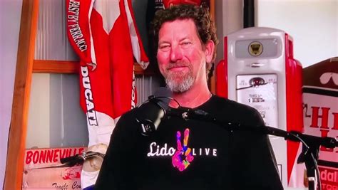 Happening Now With Hammer🎙 ️ I Met Brandi At A Dive Bar” 🍺🍺🍺