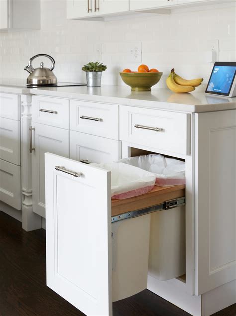 7 Solutions To Common Kitchen Problems Super Busy Customers Face Fabuwood Cabinetry
