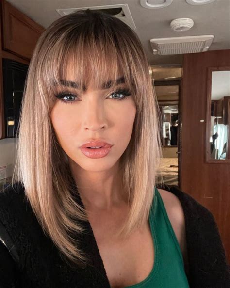 Megan Fox Surge Com Novo Visual Confira Fotos Celebridades Vogue