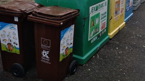 Община Бургас започна поставянето на кафяви кофи за разделно събиране на биоразградими отпадъци