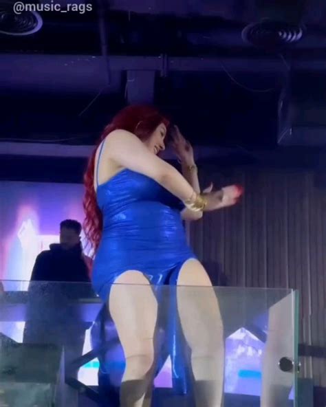 ‎🚫 استوری مهم 🚫‎ ‎دو کلیپ زیبا تقدیم به نگاه زیباتون کدوم قشنگتره اولی یا دومی 🥰🥰 دلتون شاد