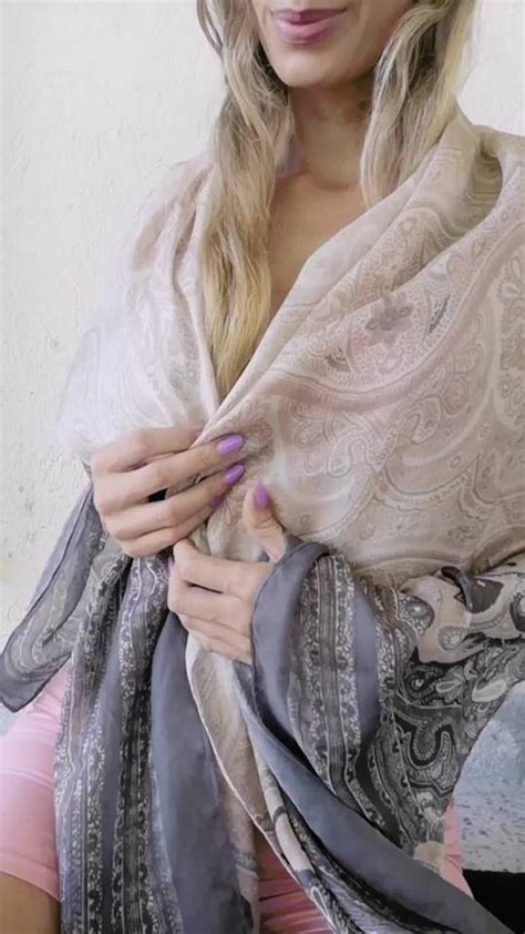 You Will Be Hypnotized By My Button GIF Scrolller