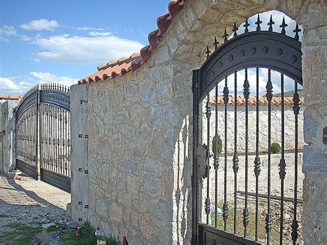 Ковано желязо Портали от ковано желязо Дворни портали ковано желязо Kovano Jeliazo