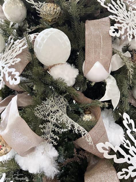 The Mess Free Secret Hack For Adding Snow To Your Christmas Tree