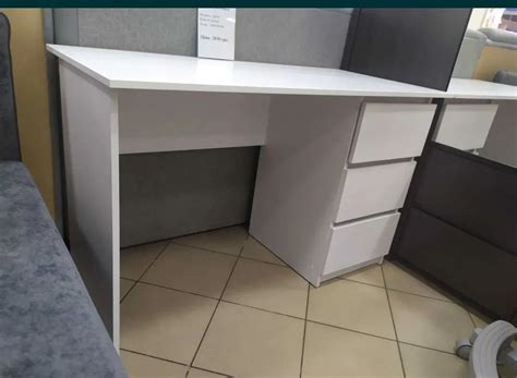 РОЗПРОДАЖ Стіл письмовий білий з шухлядами Стол письменный белый 2 675 грн Офісні меблі