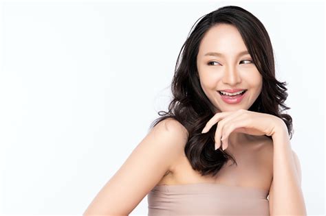 Potret Cantik Wanita Muda Asia Bersih Segar Berkonsep Kulit Telanjang