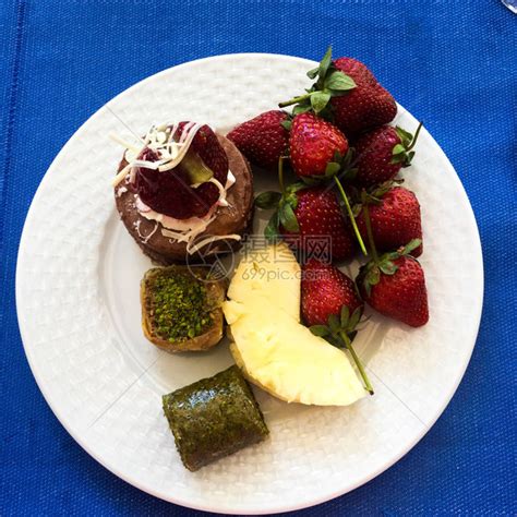 盘子里有新鲜高清图片下载 正版图片505362155 摄图网