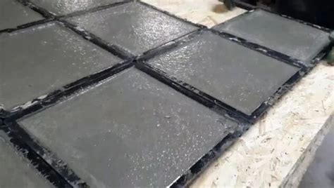 Как мы производим тротуарную плитку 300х300х30 серого цвета на нашем производстве Смотреть