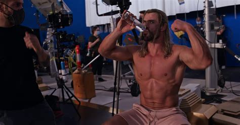 Auscaps Chris Hemsworth Shirtless In Limitless With Chris Hemsworth Strength