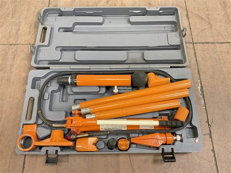 Lot Central Hydraulics 10 Ton Portable Puller