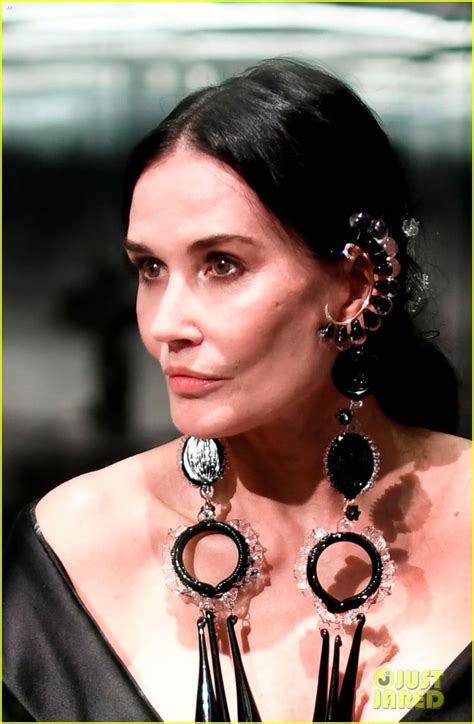 Demi Moore Hits The Runway At Fendi S Fashion Show In Paris Photo Demi Moore