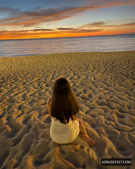 Apple Dy Feet Aznudefeet