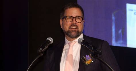 포토 연설하는 제프리 다제트 유니버셜 부사장