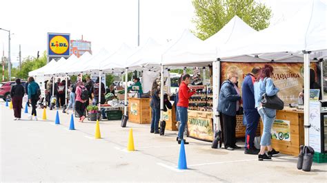 163 български производители се включиха във фермерските пазари на Lidl през 2023 г Новини от