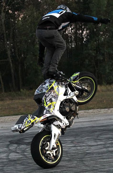 White Lighting Cbr600 Stunt Bike Stunt Bike Custom Sport Bikes Stunts