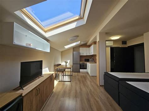 Пловдив Студио Лукс ВМИ Ателие Студио под наем 47 кв м Обзаведен Последен етаж Апартаменти