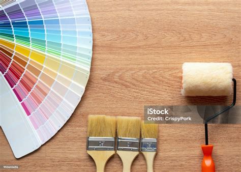 화가 집 프로젝트 색상 견본 그림 롤러와 페인트 브러쉬 장식 작업 테이블 개념에 대한 스톡 사진 및 기타 이미지 개념 개념과 주제 건축 Istock