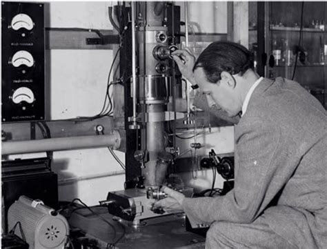 Electron Microscope Invention A Historical Overview 1930 80