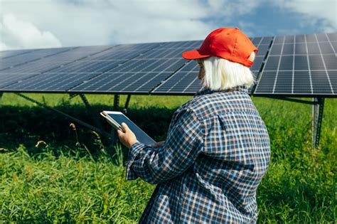 Premium Photo Engineer Woman With Digital Tablet Working At Solar