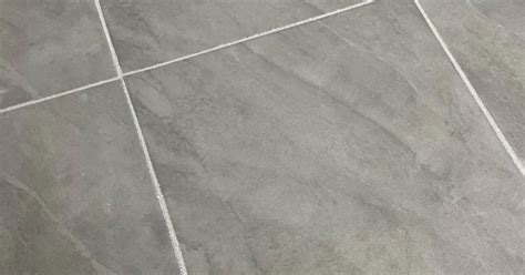 셀프로 했다가 망해서 부랴부랴 숨고에서 알아보던중 이른아침인데도 불구하고 제일먼저 견적서를 보내주셨어요 그중 리뷰도 좋고 가격도 합리적이였답니다 사장님께서 원하는 날짜