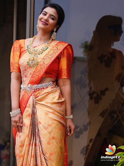 Aishwarya Rajesh Photos Bollywood Actress Photos Images Gallery Stills And Clips