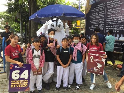 Jumat Berkah Laeeb Si Maskot Piala Dunia 2022 Mampir Ke Tangerang Bandung Dan Gresik