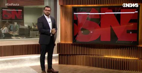Marcelo Cosme âncora Da Globonews Assume Namorado Nas Redes Sociais