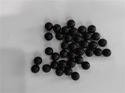 China Natural Rubber Ball Solid Steel Rubber Ball Wholesale
