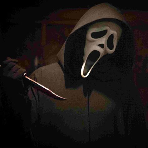 Ghostface Pfp Holding Sharp Knife Wallpaper Wallpapersok