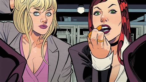 Ultimate Gwen Stacy Kniv Astonishing Spider Man 43